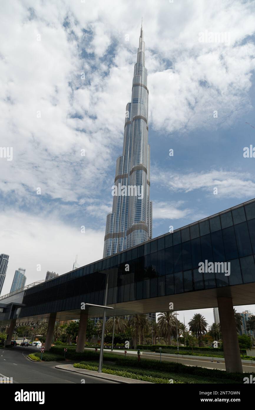 Burj Khalifa, Dubai, view of the tower Stock Photo - Alamy