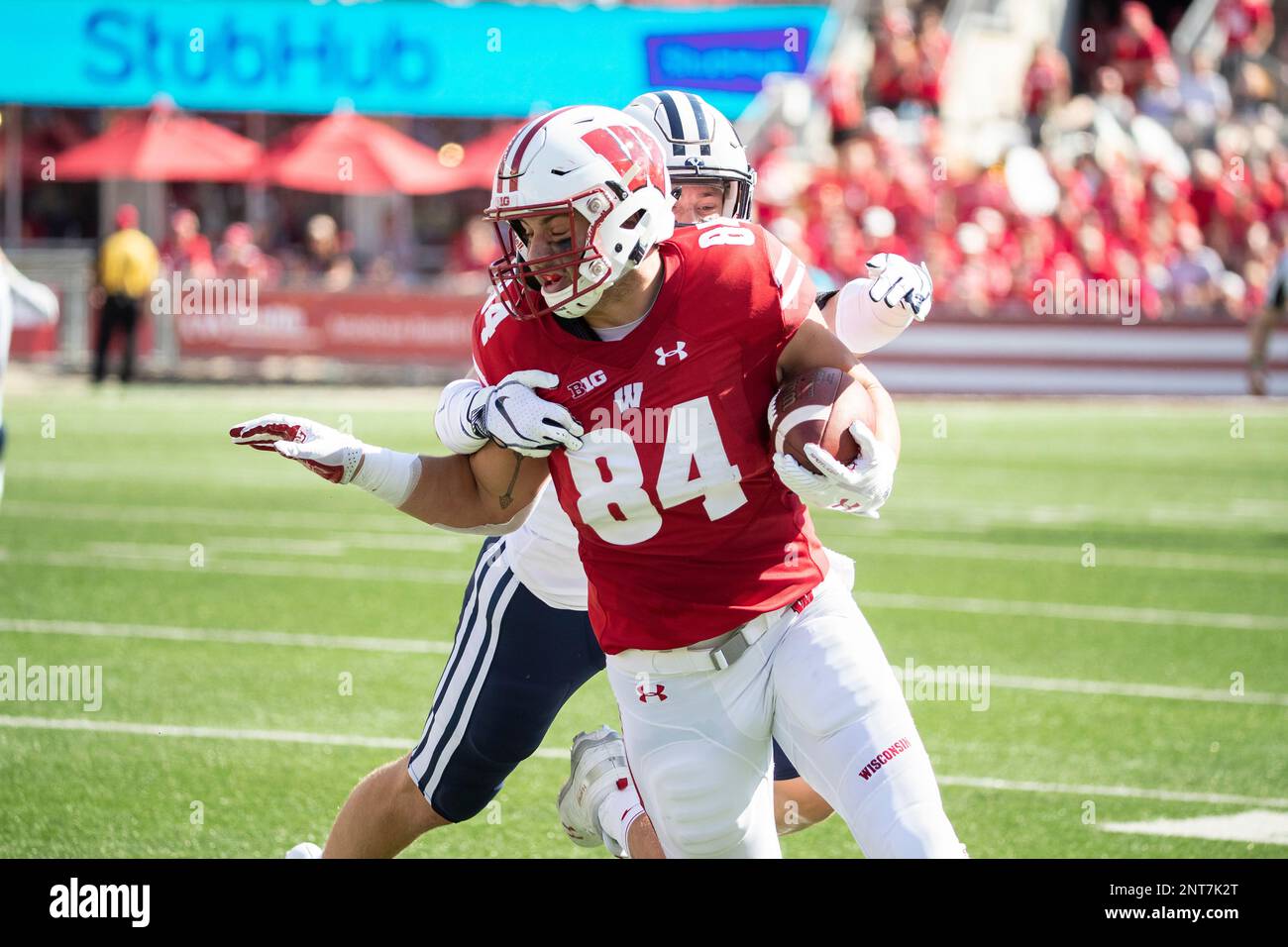 Wisconsin Badgers tight end Jake Ferguson (84) carries the ball during ...