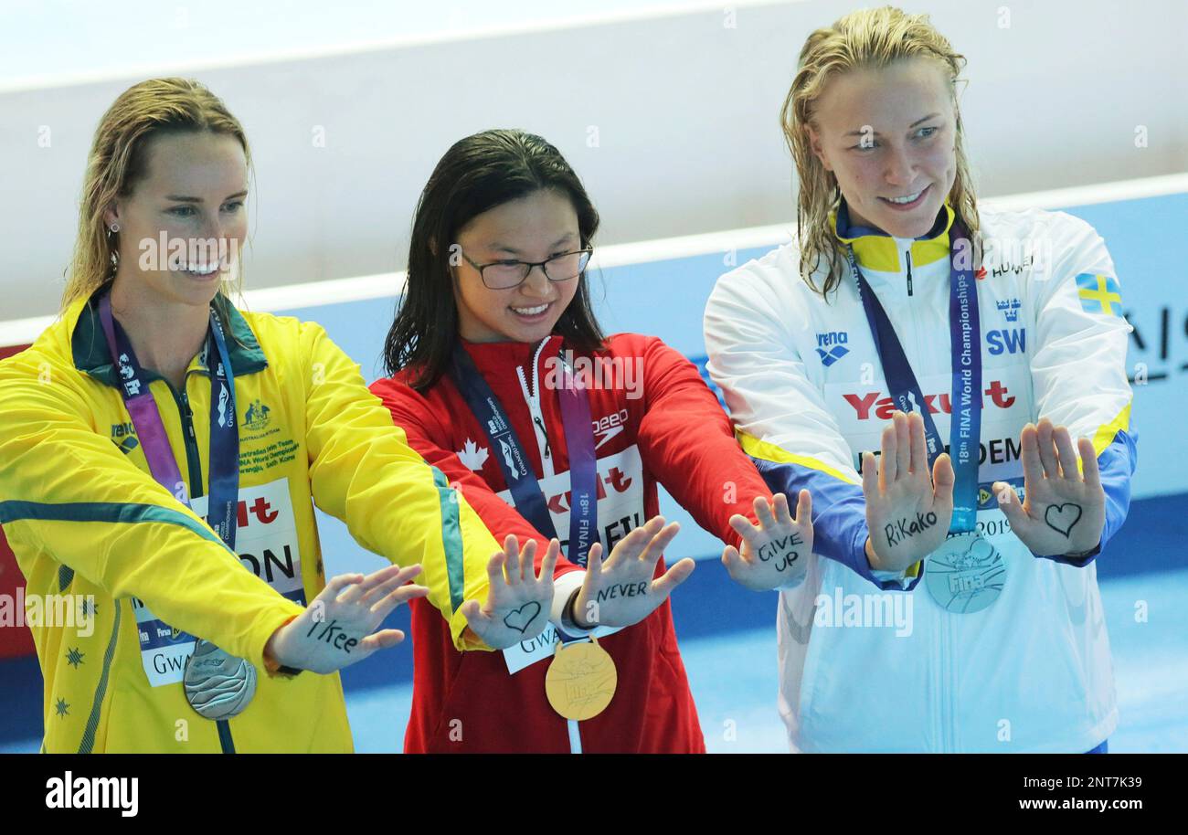 (L to R) Australia's McKEON Emma, bronze, Canada's MACNEIL Margaret ...