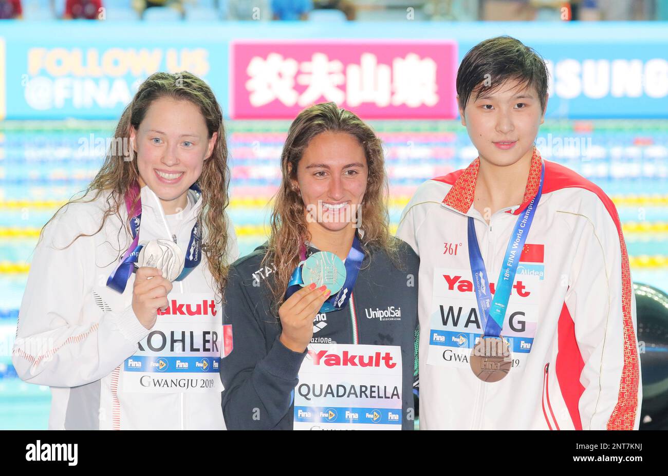 (L-R) Sarah KOHLER of Germany, second, Simona QUADARELLA of Italy ...