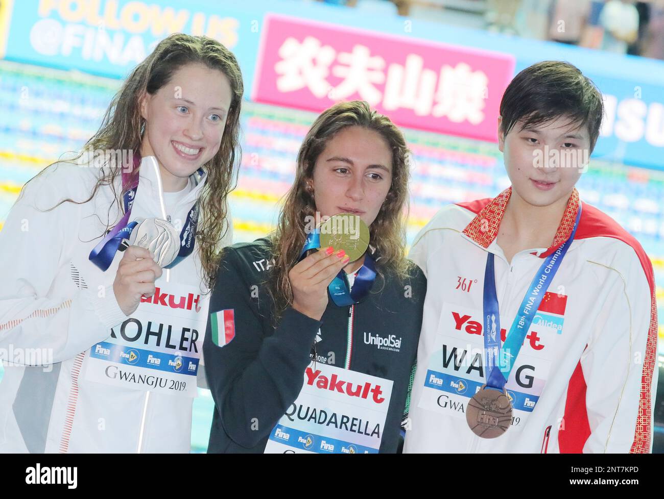 (L-R) Sarah KOHLER of Germany, second, Simona QUADARELLA of Italy ...
