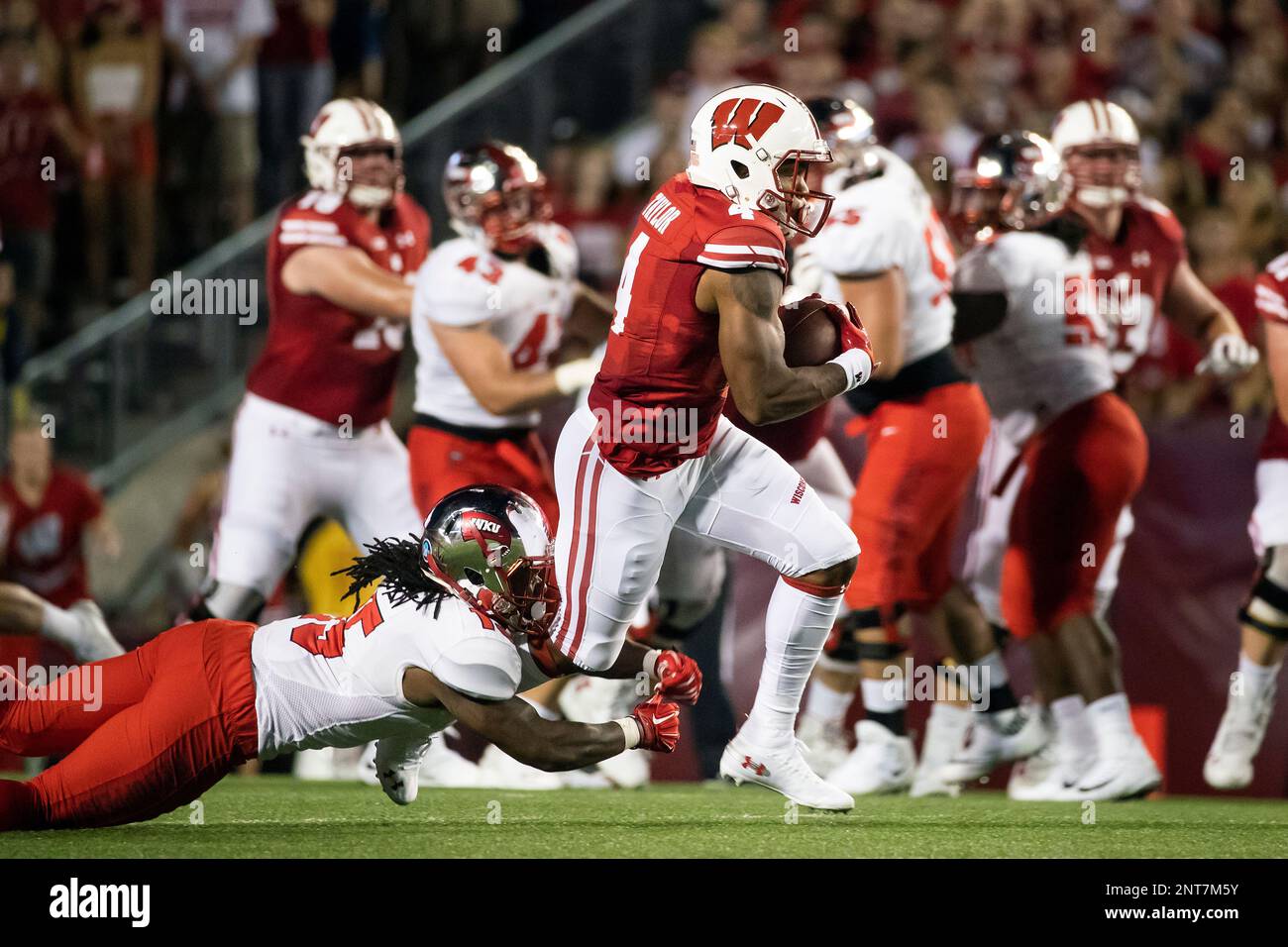 Wisconsin Badgers wide receiver A.J. Taylor (4) runs after a reception ...