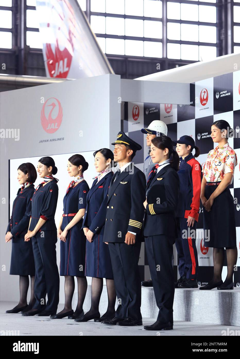 Japan Airlines Co., Ltd. (JAL) unveils new uniform for the first time ...