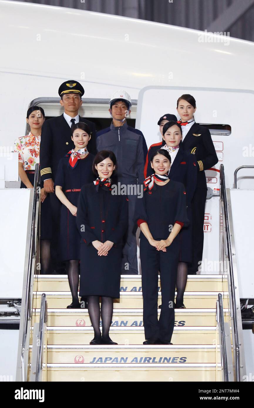 Japan Airlines Co., Ltd. (JAL) unveils new uniform for the first time ...