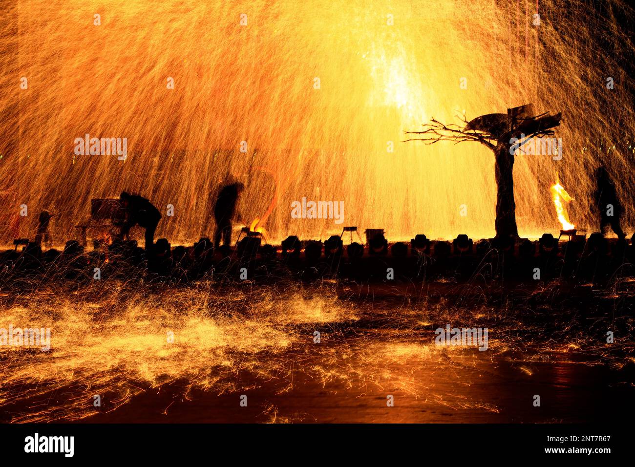 Sparks of molten steel melting Stock Photo - Alamy