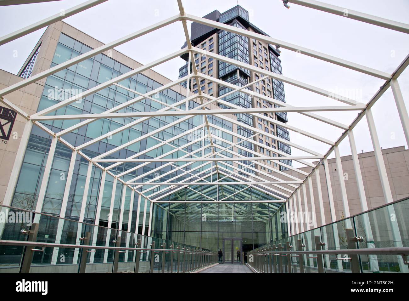 Entrance corridor to the office building Stock Photo - Alamy