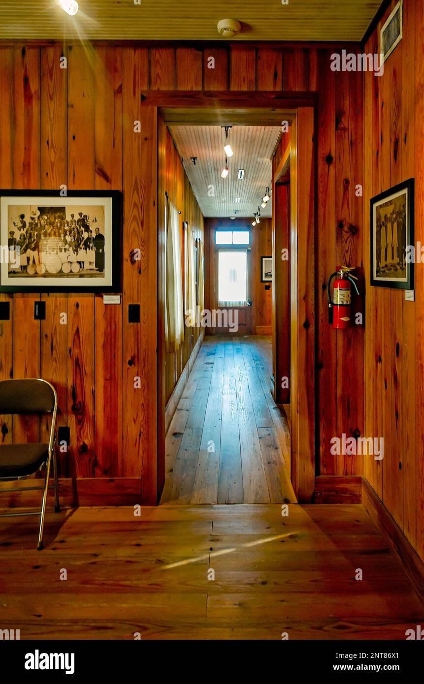 Shotgun house hall hi-res stock photography and images - Alamy