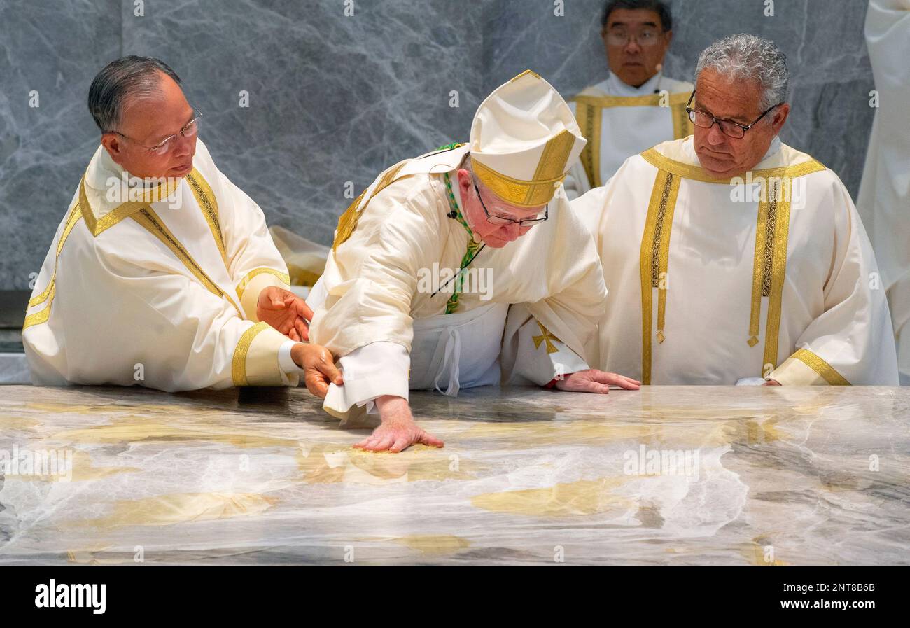 Bishop Kevin W. Vann, of the Roman Catholic Diocese of Orange, spreads ...