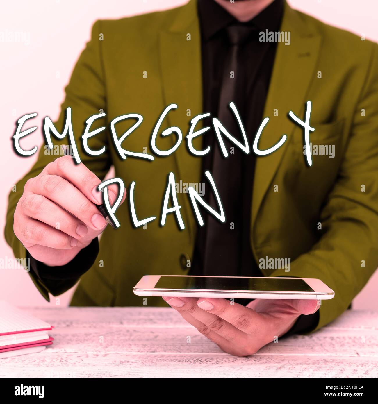 Sign displaying Emergency Plan. Word Written on Procedures for response ...