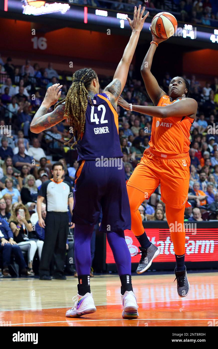 UNCASVILLE, CT - JULY 12: Connecticut Sun guard Shekinna Stricklen (40 ...