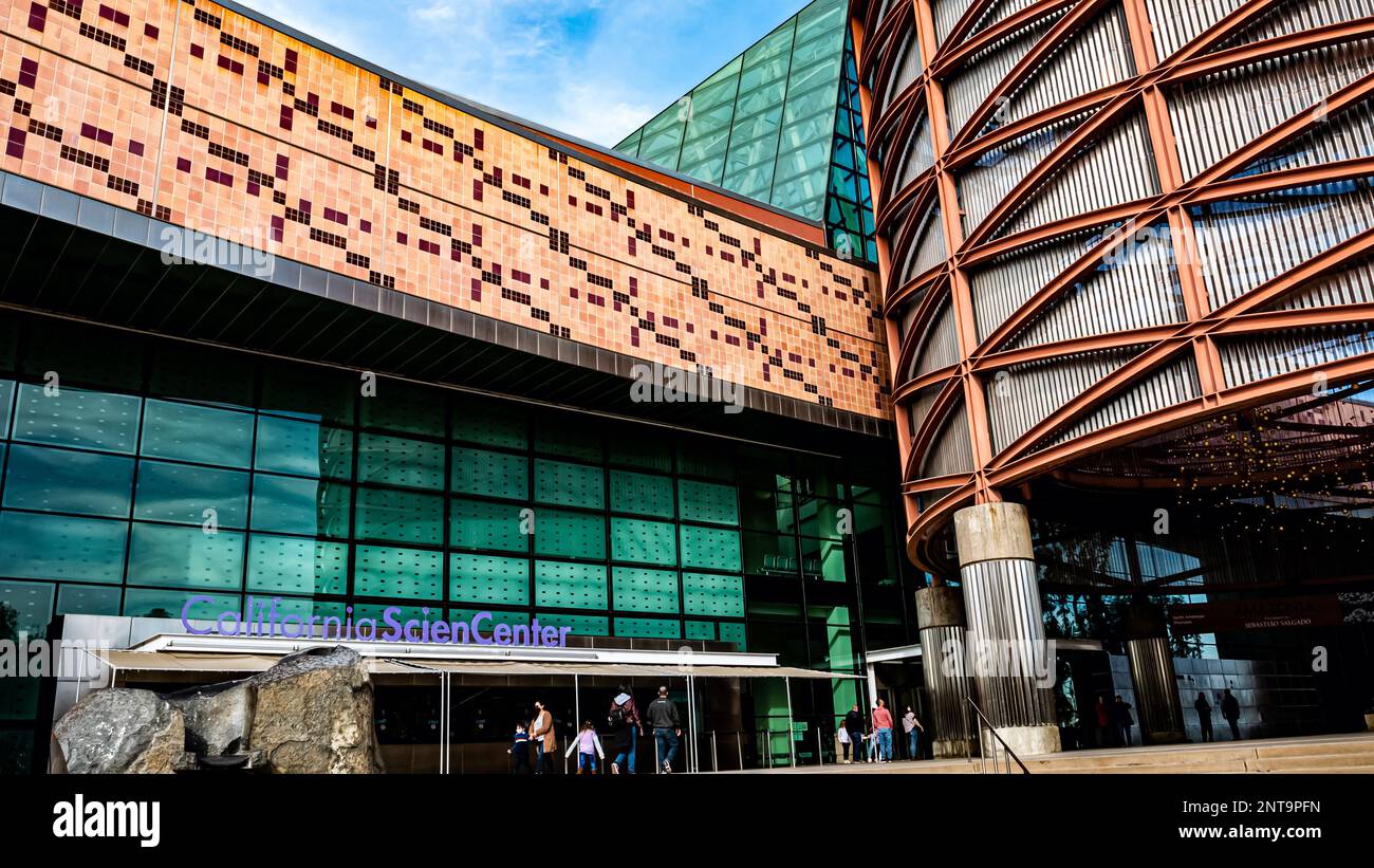 The California Science Center (ScienCenter) in Exposition Park, Los ...