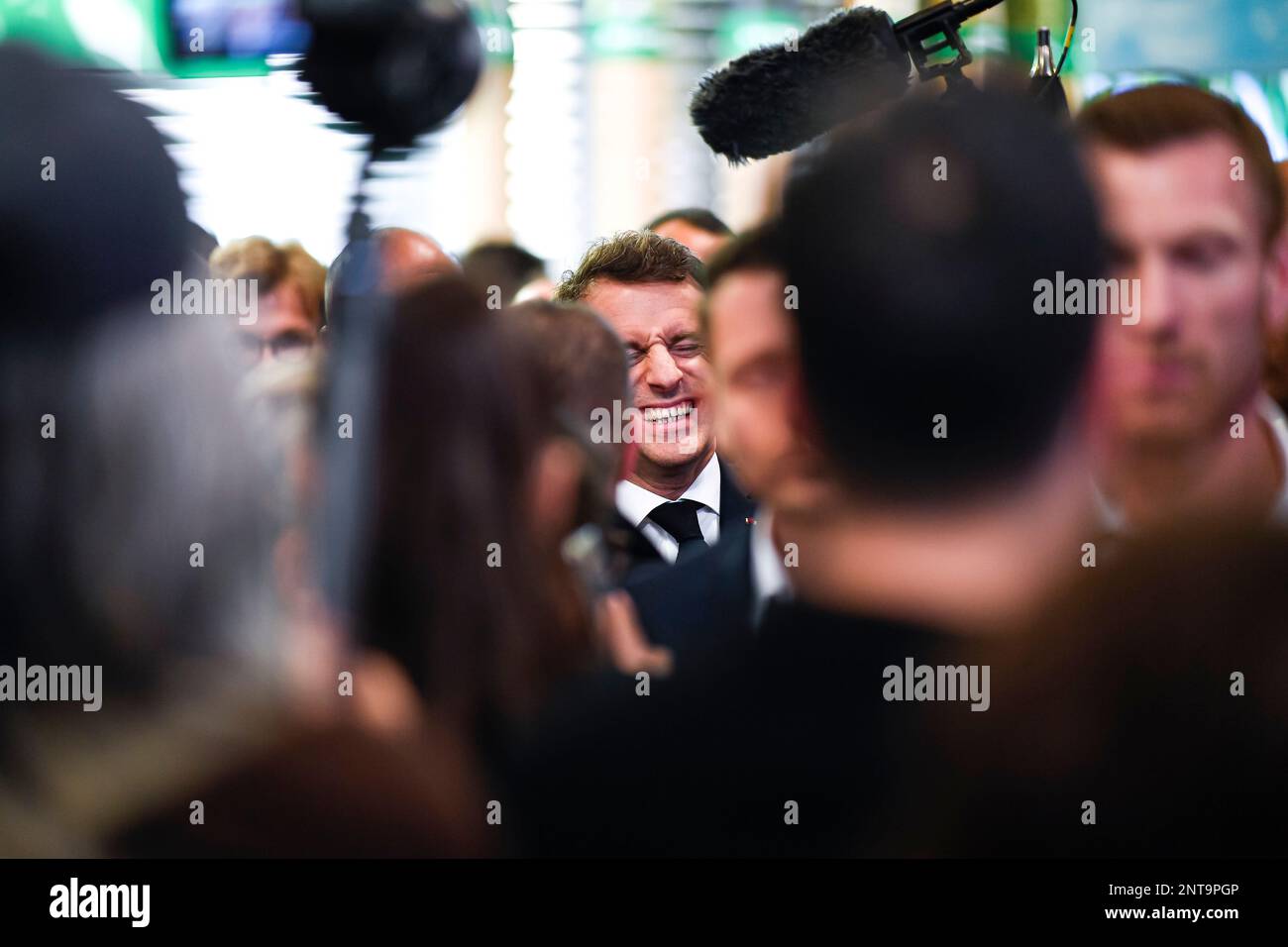 Emmanuel macron salon international agriculture hi-res stock ...