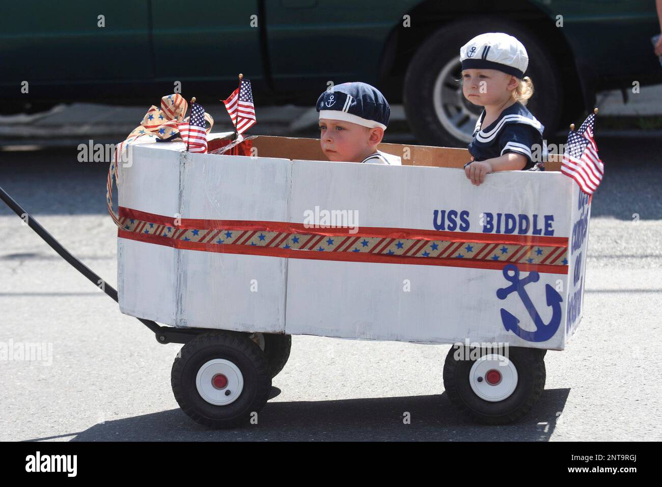 Grant Guzick, 3, left, and Gigi Guzick, 1, both of Pottsville, Pa ...