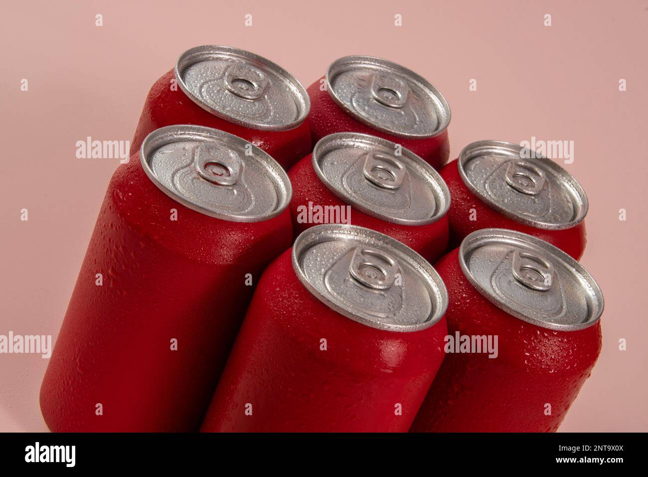 Group of aluminum soda cans, chilled, frozen and with water drops Stock ...