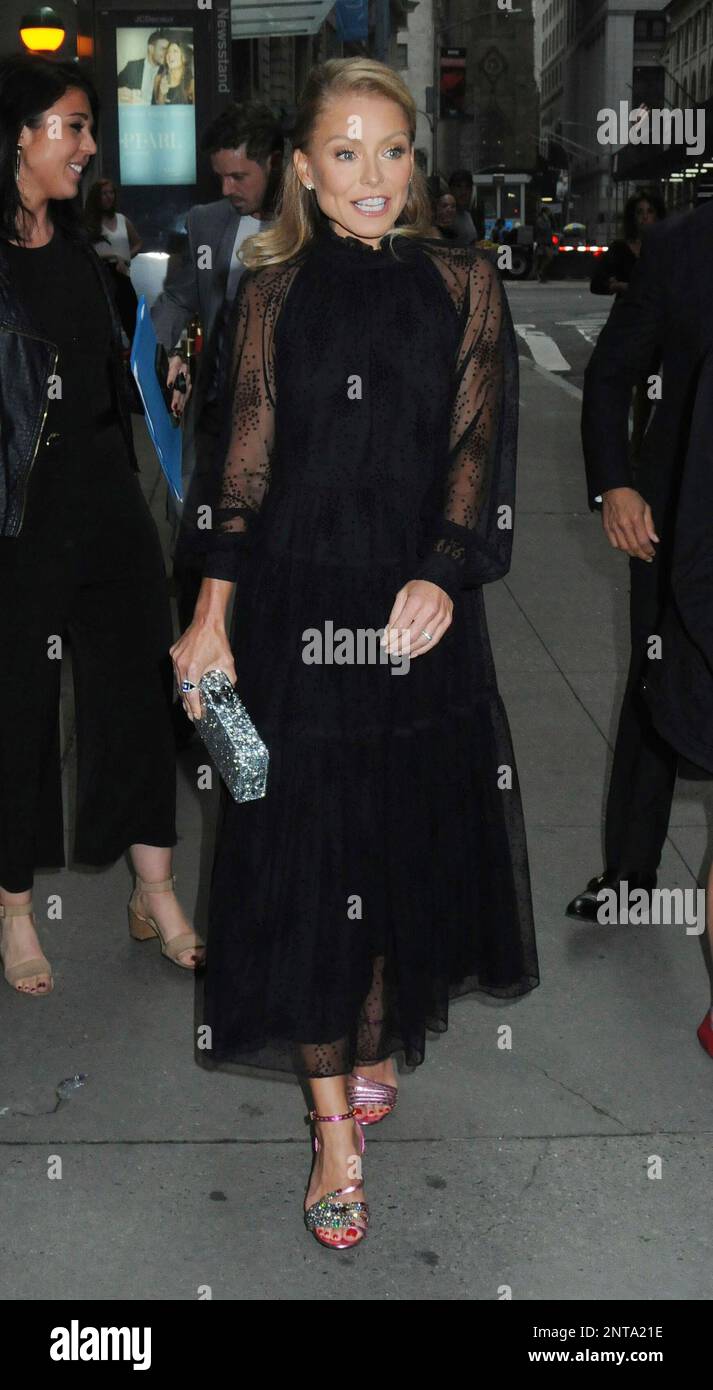Photo by: zz/Demis Maryannakis/STAR MAX/IPx 2019 6/17/19 Kelly Ripa is ...