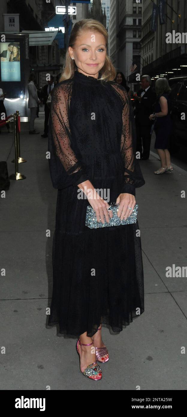 Photo by: zz/Demis Maryannakis/STAR MAX/IPx 2019 6/17/19 Kelly Ripa is ...