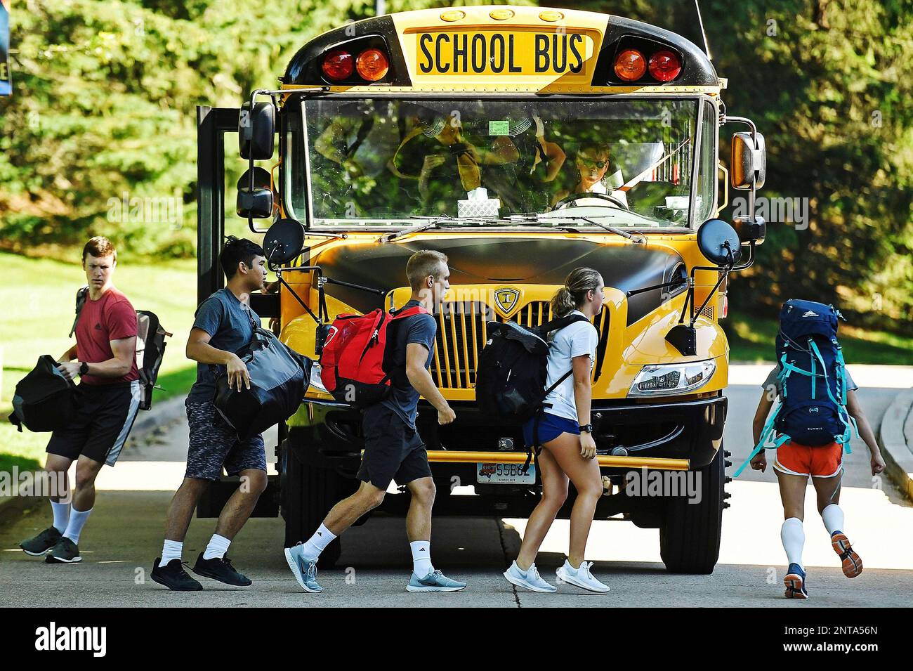 Members of Zulu 1 company of the U.S. Coast Guard Academy Class of 2023 ...