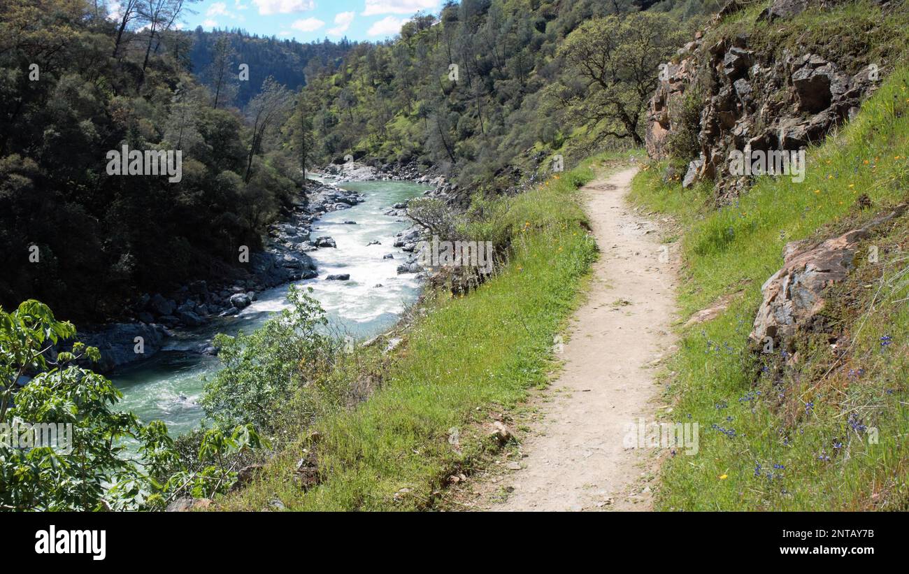 Parallel paths hi-res stock photography and images - Alamy
