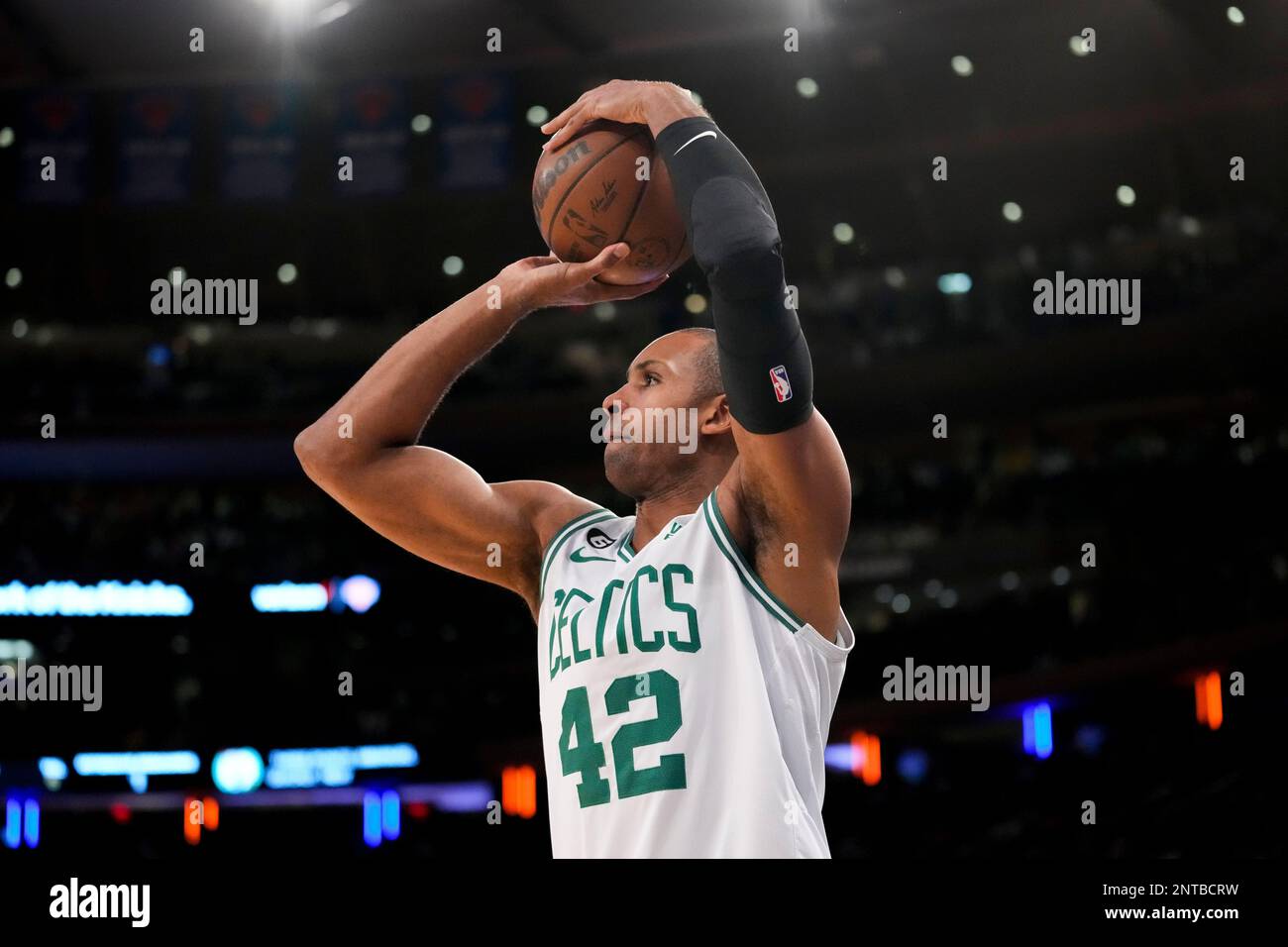 Boston Celtics center Al Horford (42) shoots for three points during ...