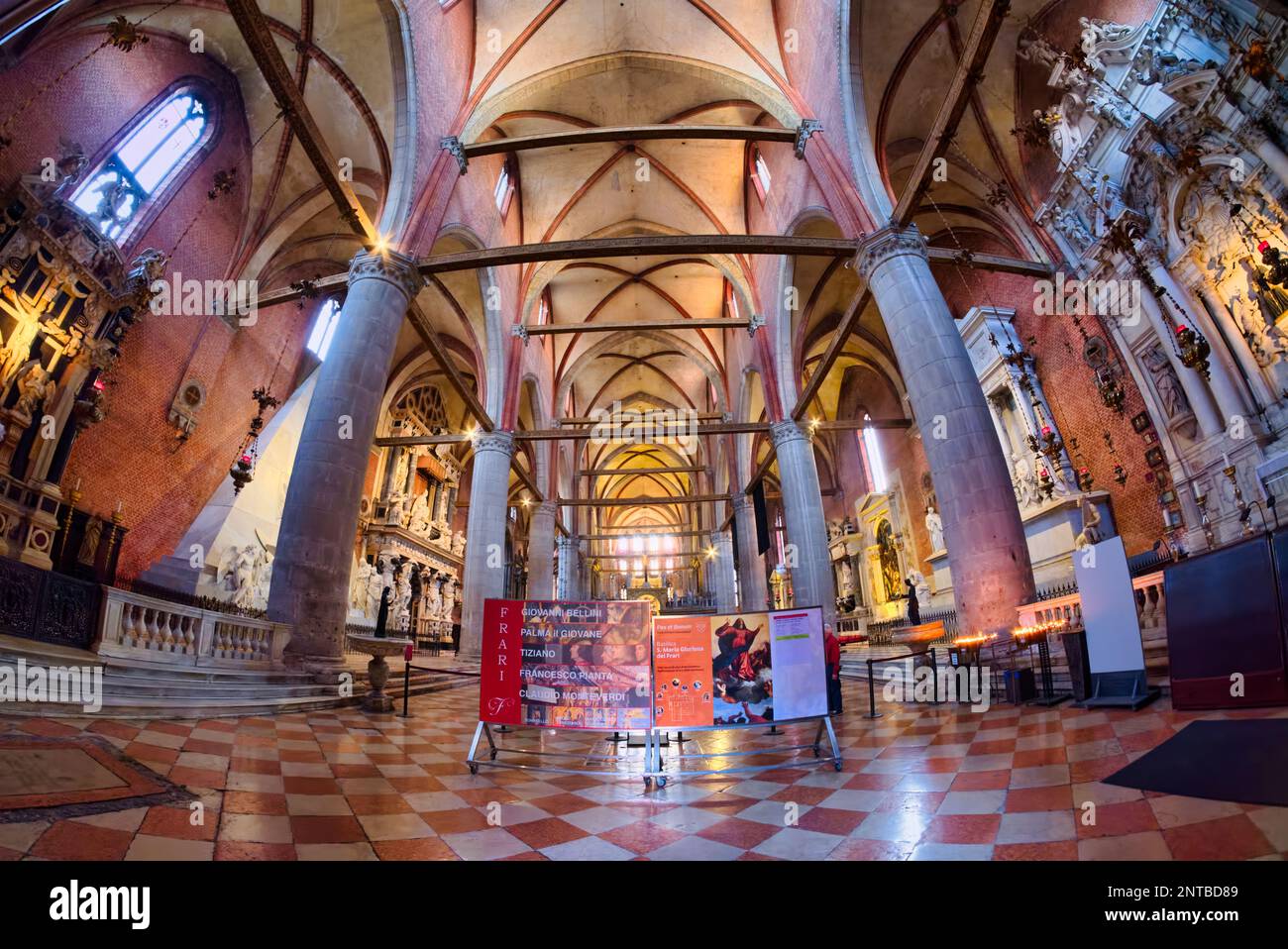 Unadorned architecture hi-res stock photography and images - Alamy