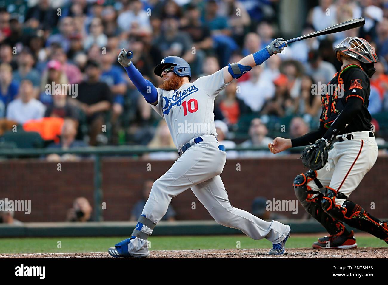 Los Angeles Dodgers third baseman Justin Turner (10) at bat during an ...