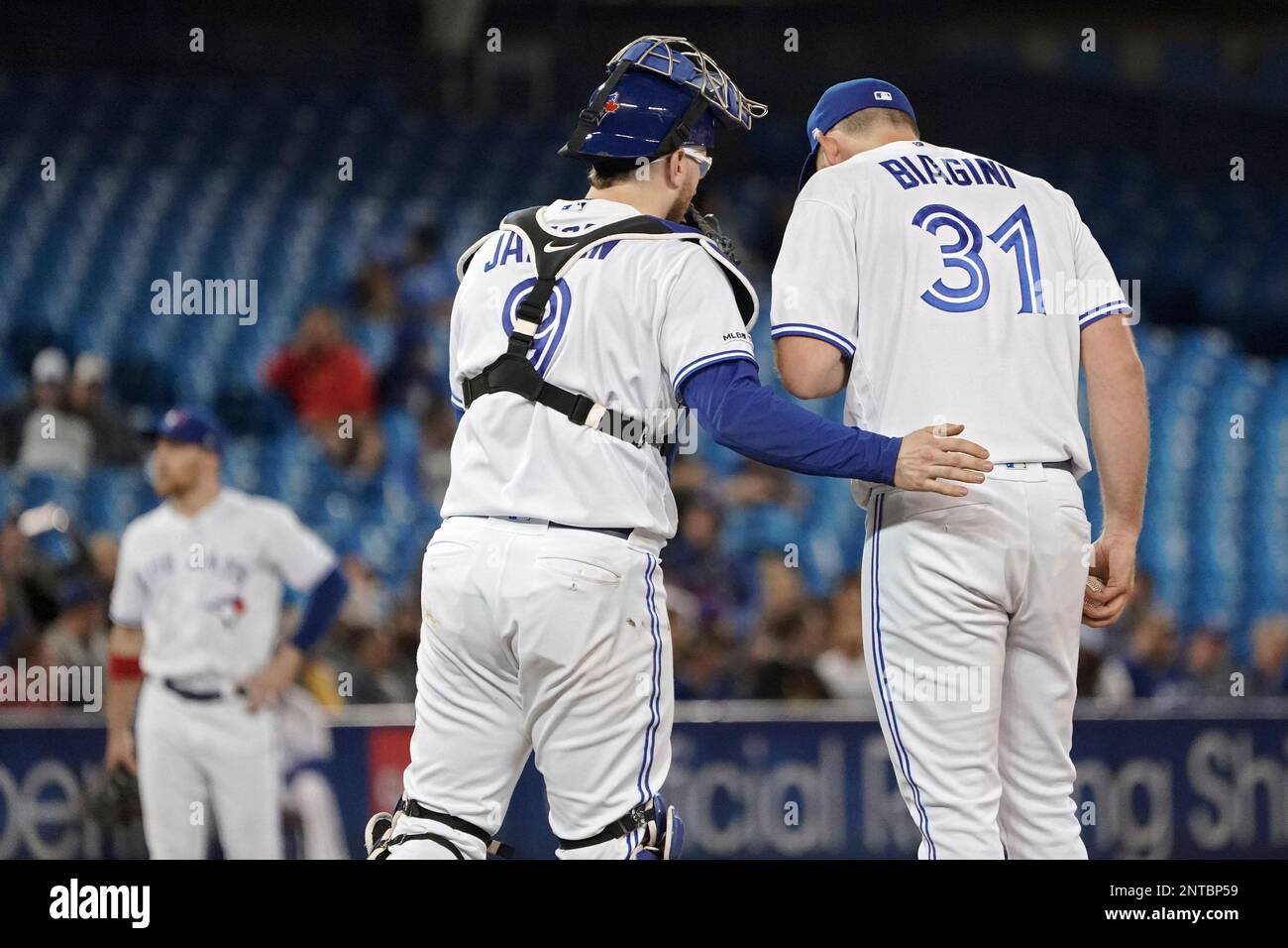 TORONTO, ON - JUNE 18: Toronto Blue Jays Catcher Danny Jansen (9 ...