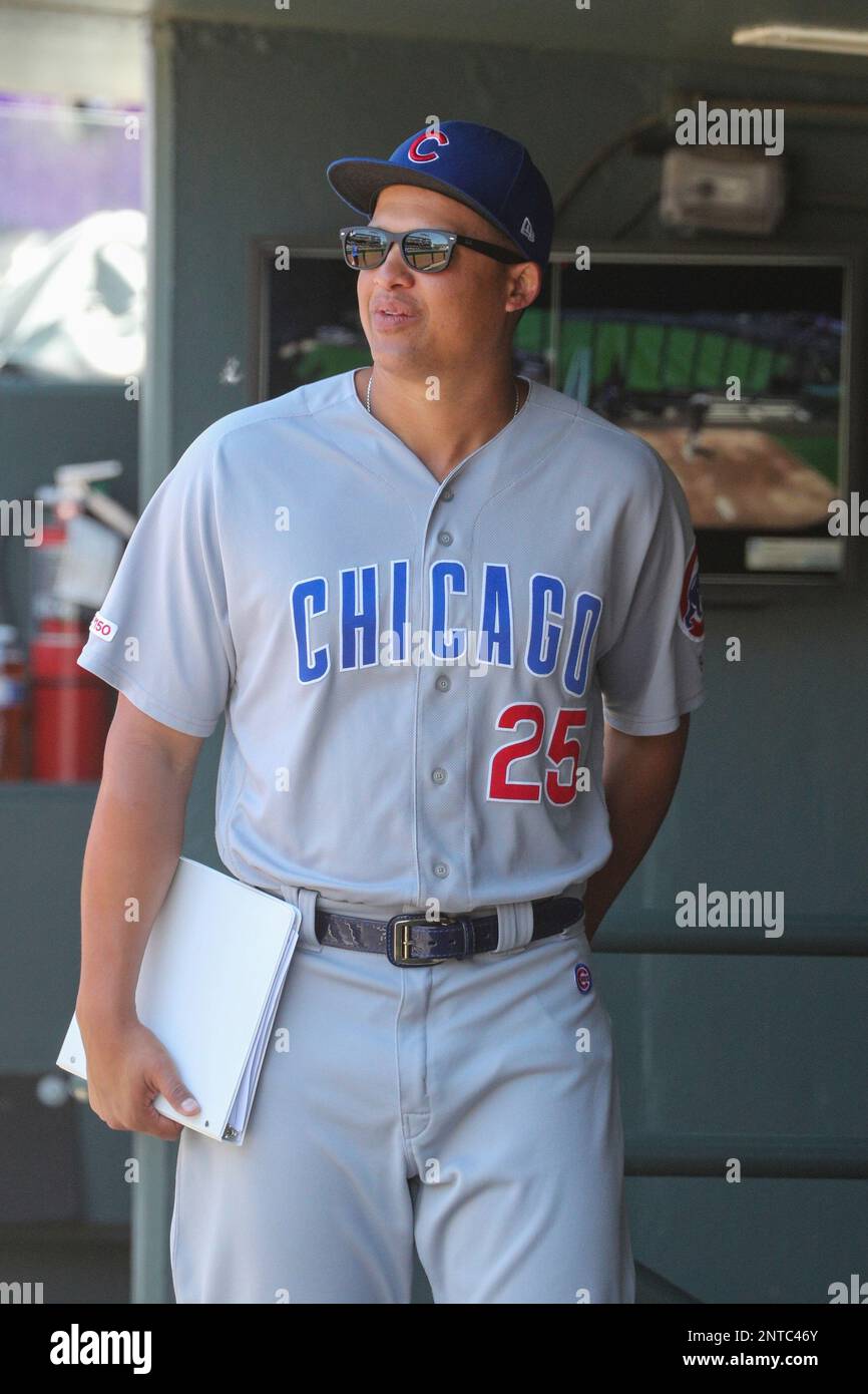 Chicago Cubs first base coach Will Venable (25) prepares for the game ...