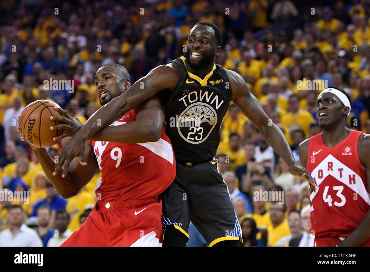 Toronto Raptors center Serge Ibaka (9) and Golden State Warriors ...