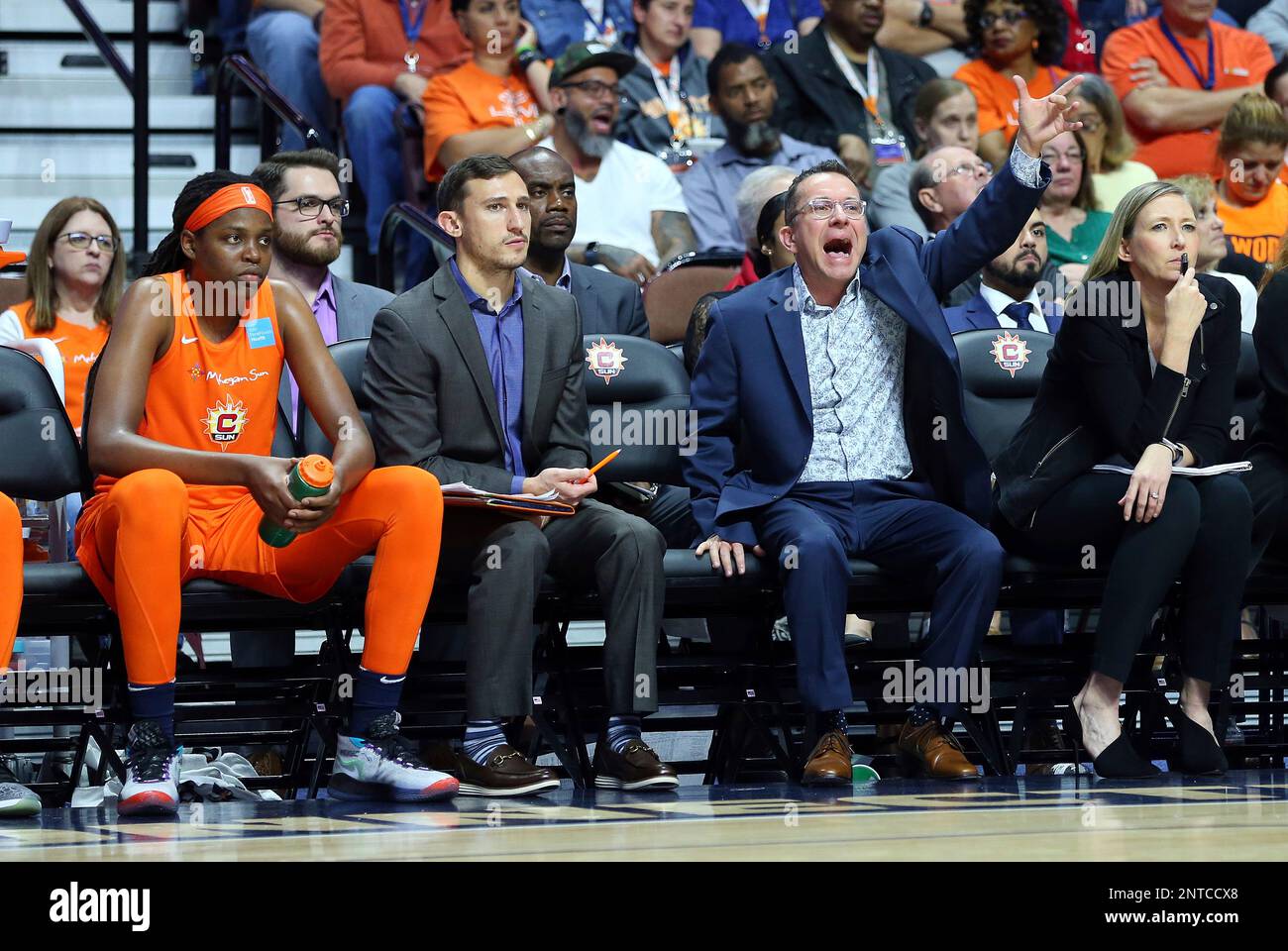 UNCASVILLE, CT - JUN 11: Connecticut Sun head coach Curt Miller ...