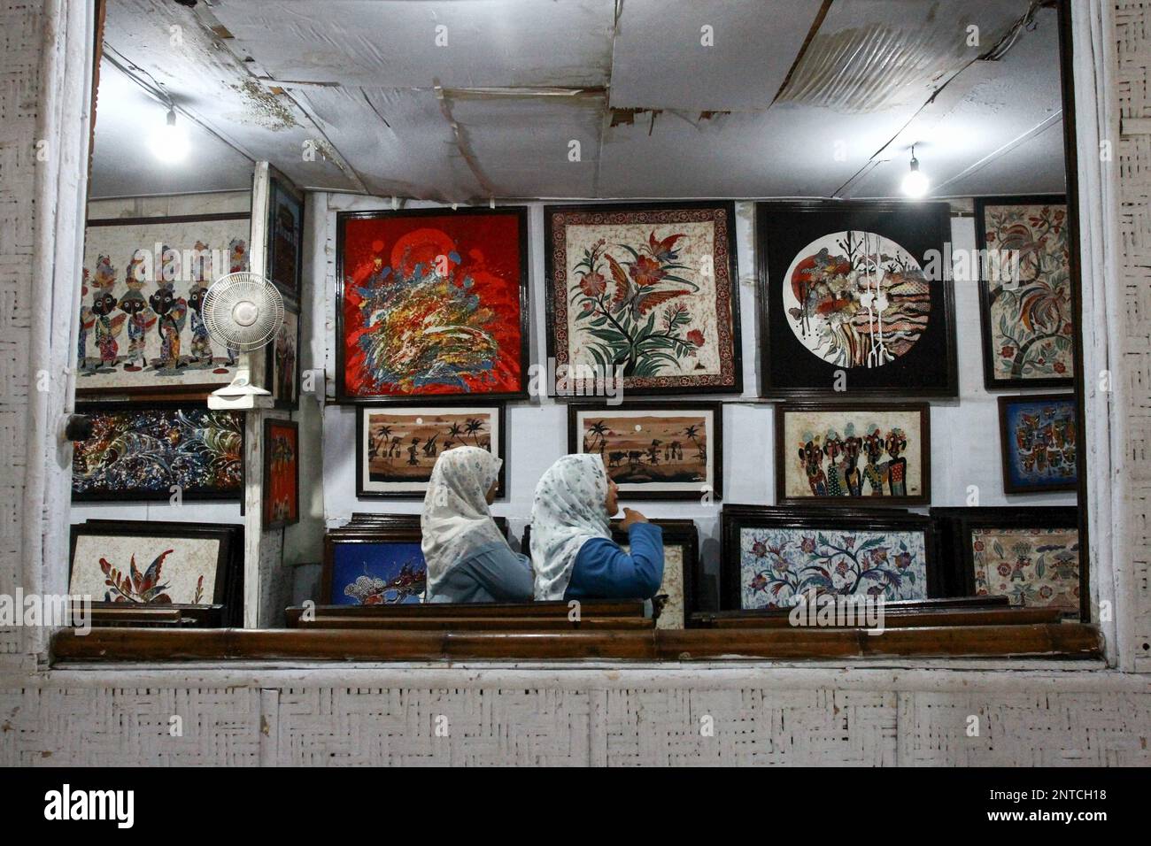 Seno batik gallery hi-res stock photography and images - Alamy