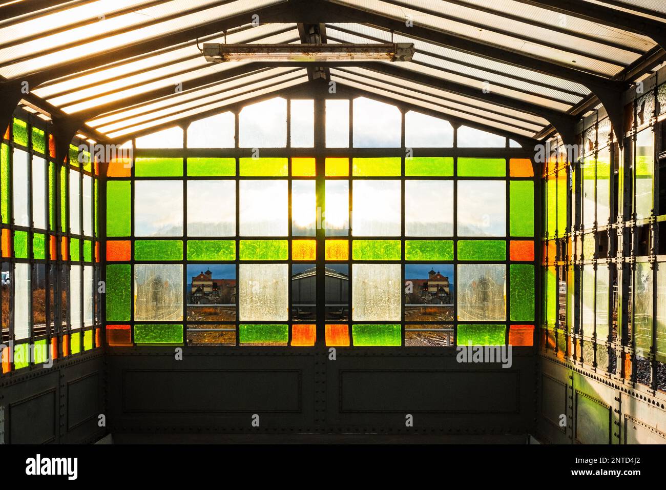 Glass roofed station hi-res stock photography and images - Alamy