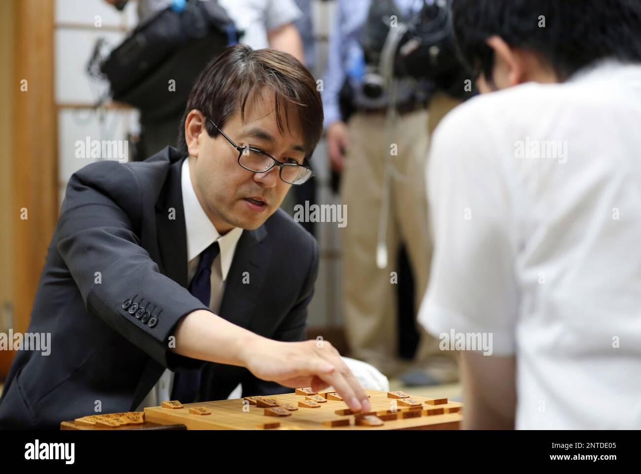 Japanese professional shogi player Yoshiharu Habu reveiws his match ...