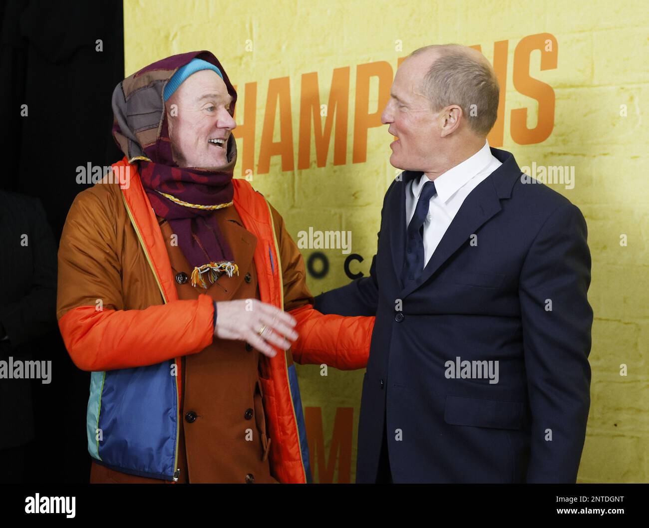 Michael stipe and woody harrelson hi-res stock photography and images ...