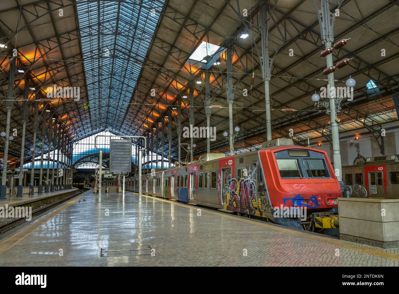 Platform, Estacao de Caminhos de Ferro do Rossio station, Rossio ...