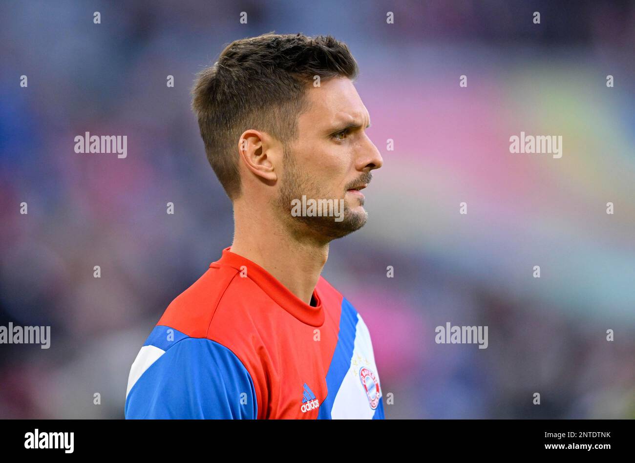 Warm-up training goalkeeper Sven Ulreich FC Bayern Munich FCB (26 ...