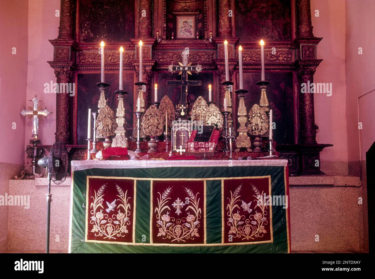 Altar in St. Mary's Knanaya church Valiyapalli in Kottayam, Kerala ...