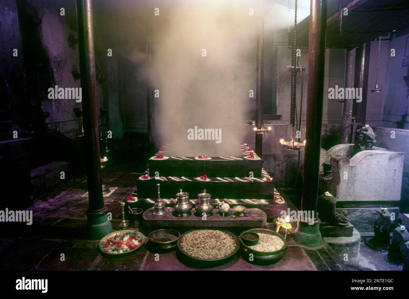 Indian Cultture House Ceremony Pooja Agni Havana Homa Kunda pooja ...