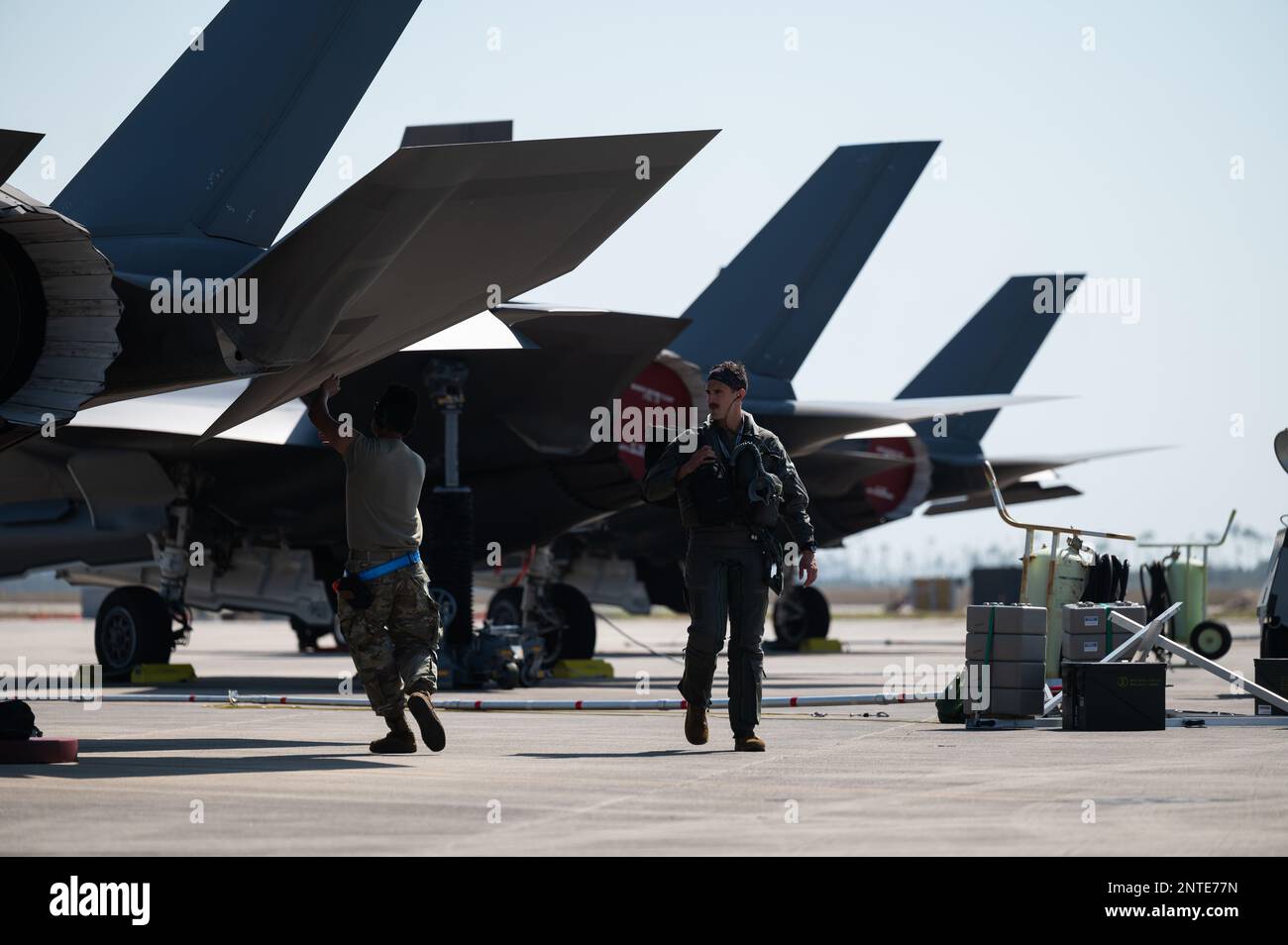 355 fighter wing hi-res stock photography and images - Alamy