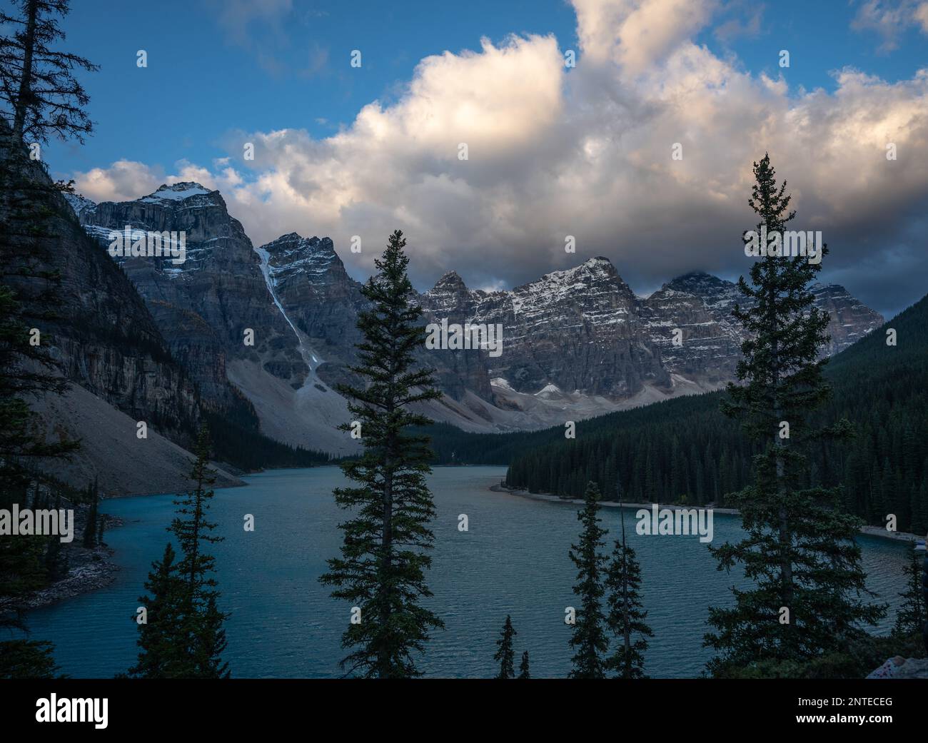 Early morning view of moraine lake and rocky mountains in Banff ...