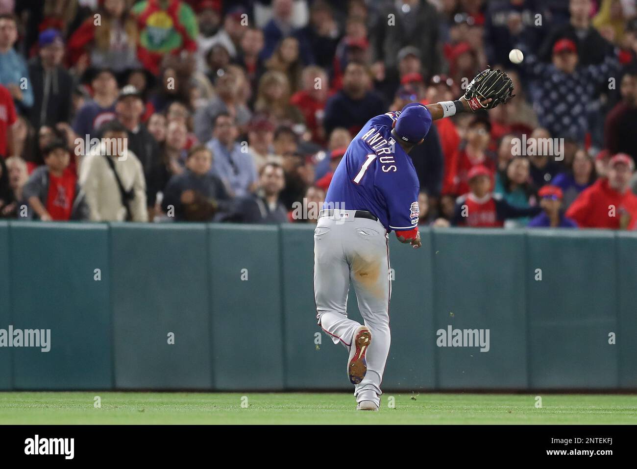May 25, 2019: Texas Rangers shortstop Elvis Andrus (1) can't reach the ...