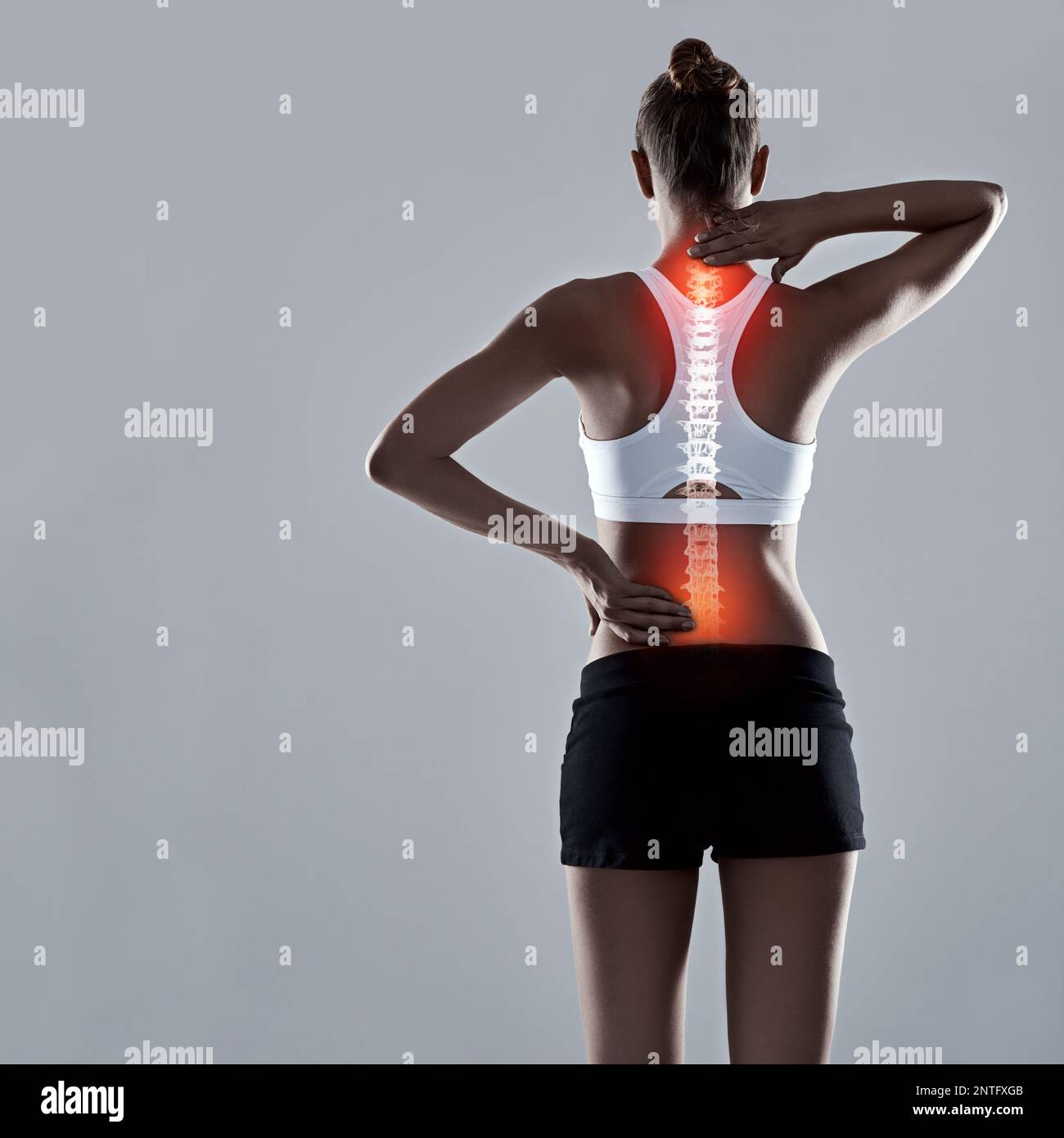Sportswomen in pain hi-res stock photography and images - Alamy