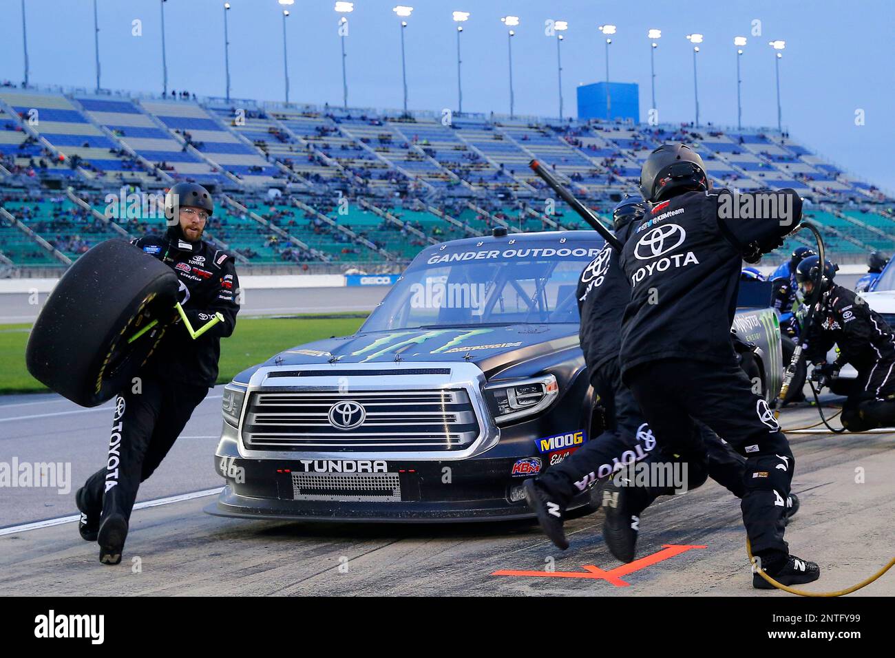 #46: Riley Herbst, Kyle Busch Motorsports, Toyota Tundra Monster Energy ...