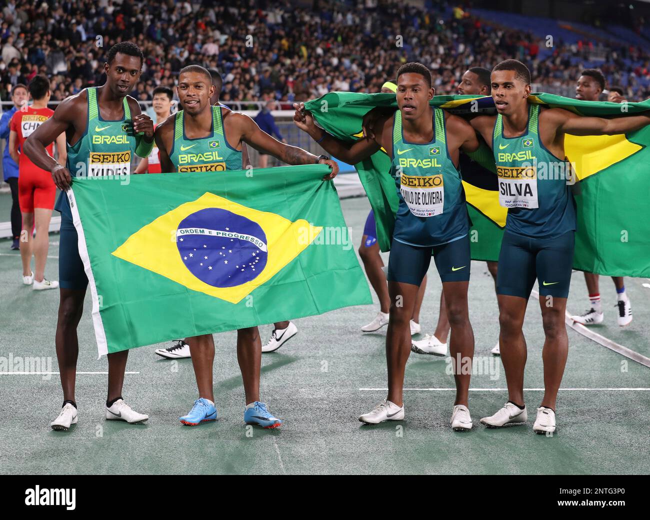(L to R) Jamaica's Jonielle SMITH, Natasha MORRISON, Shashalee FORBES ...