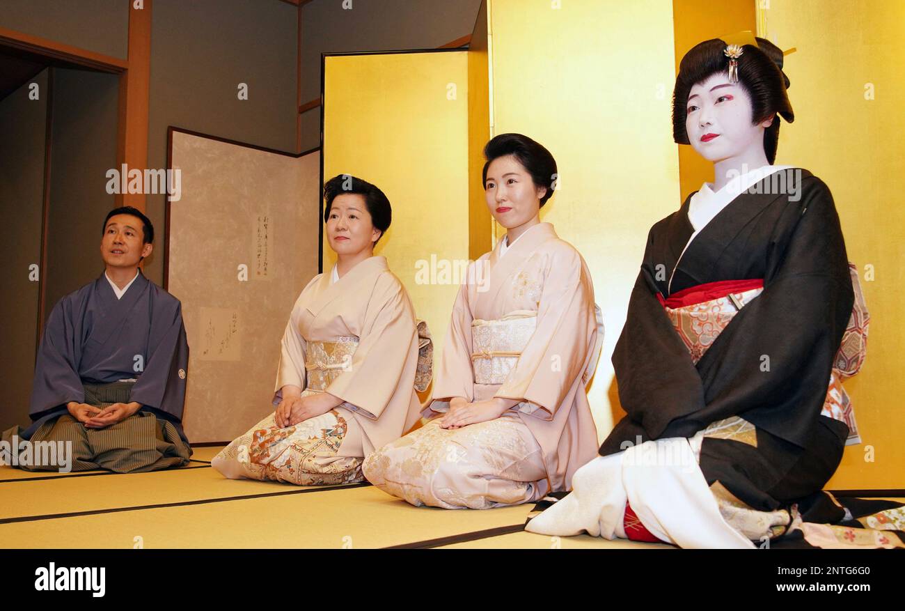 Tamako (R) and Tamizuru (2nd from R) are introduced as new Tachikata ...