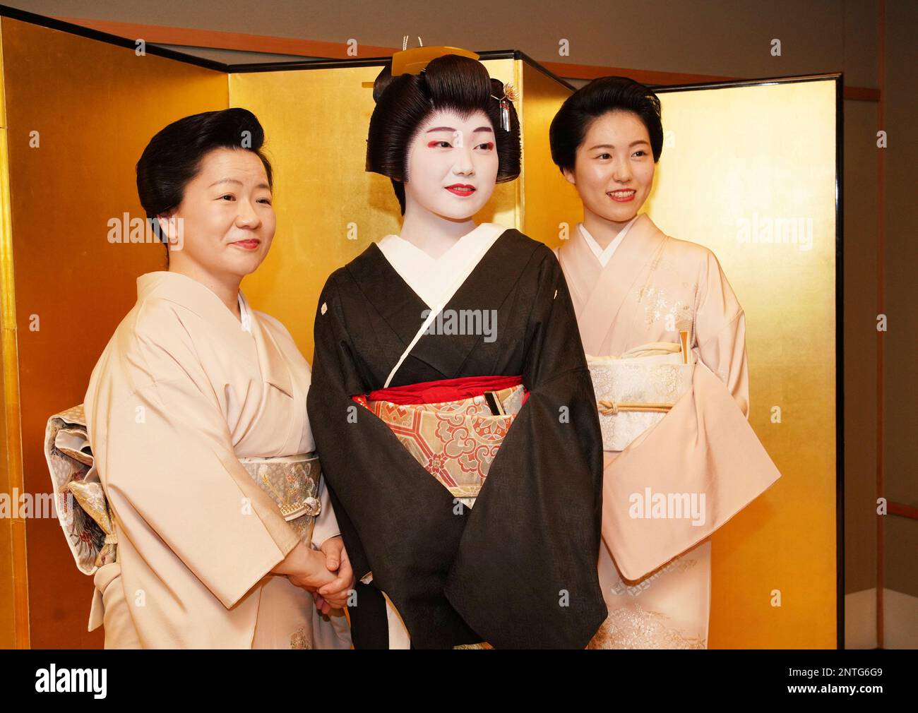 Tamako (C) and Tamizuru (R) are introduced as new Tachikata, in charge ...