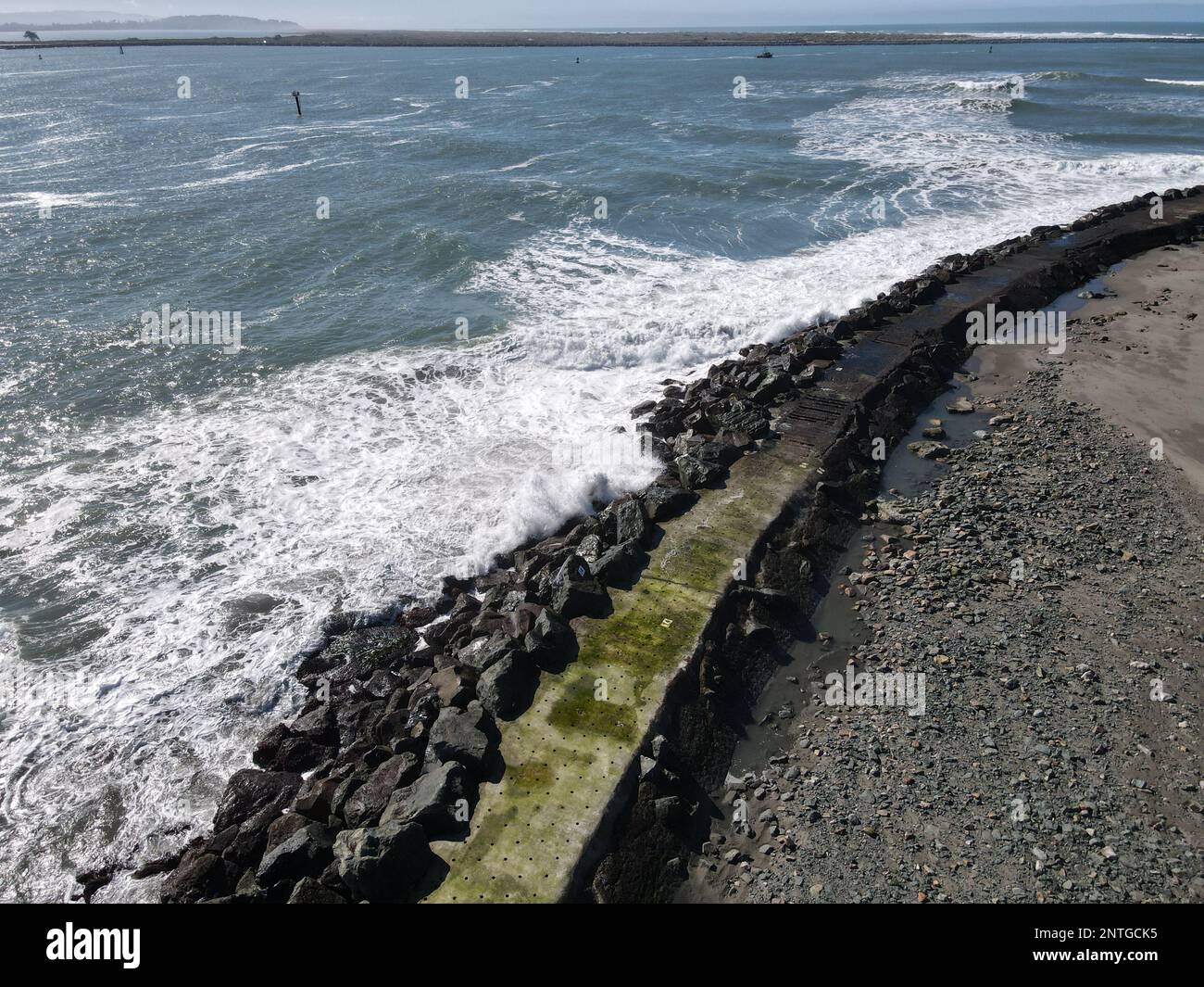Beautiful aerial over waves crashing hi-res stock photography and ...
