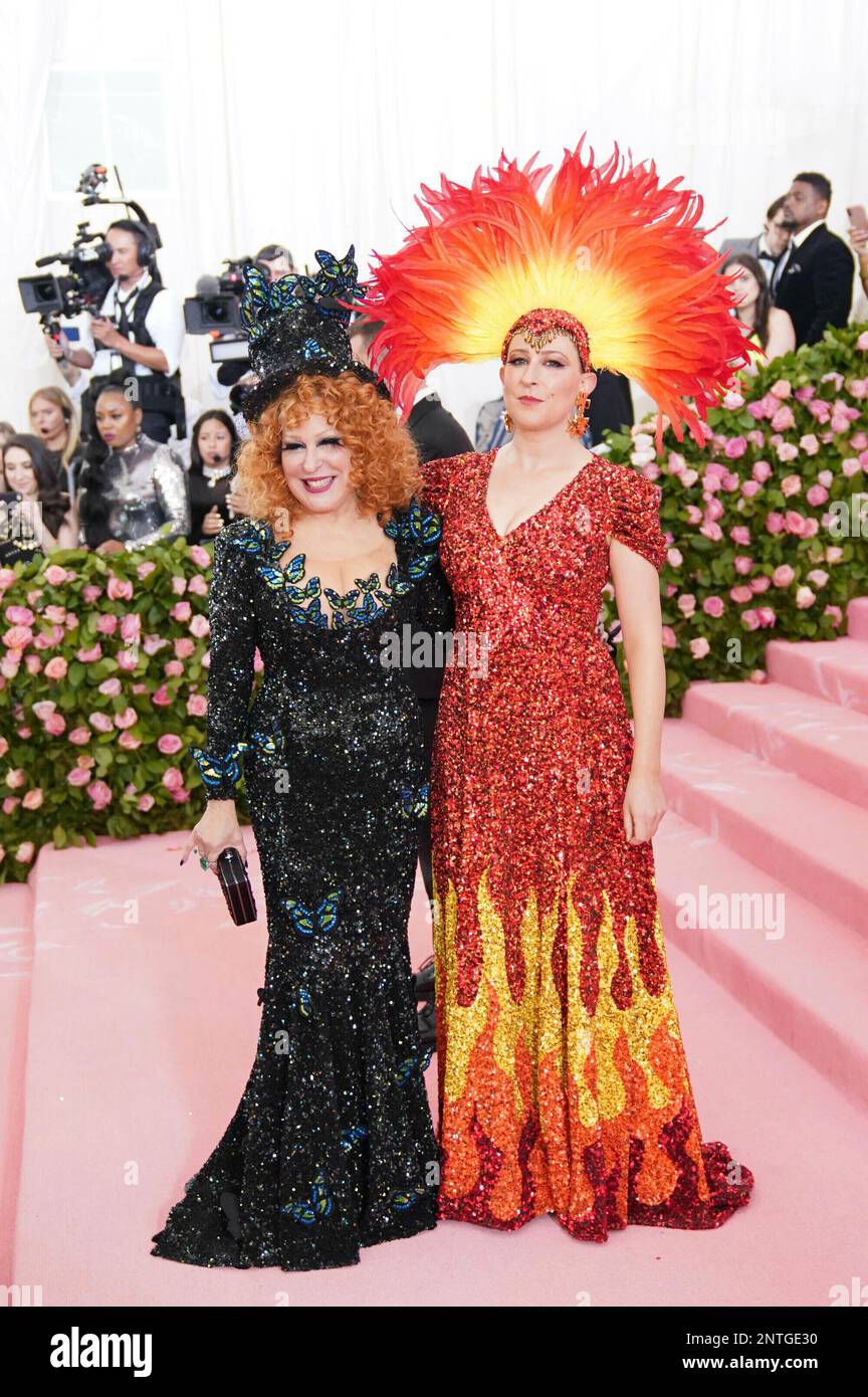 Photo by: Elaine Wells/STAR MAX/IPx 2019 5/6/19 Bette Midler and Sophie ...