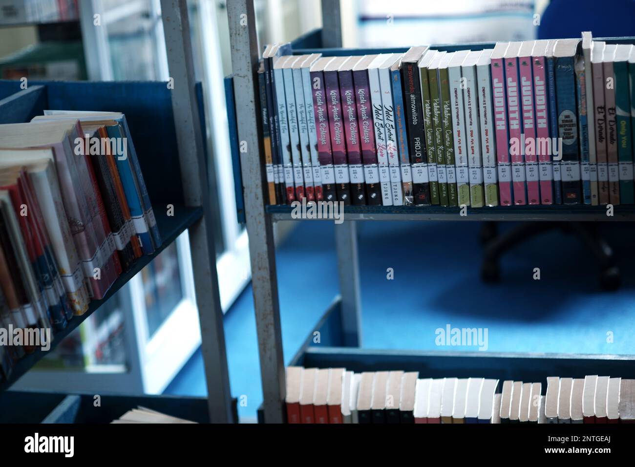 Book shelf in the study room hi-res stock photography and images - Alamy