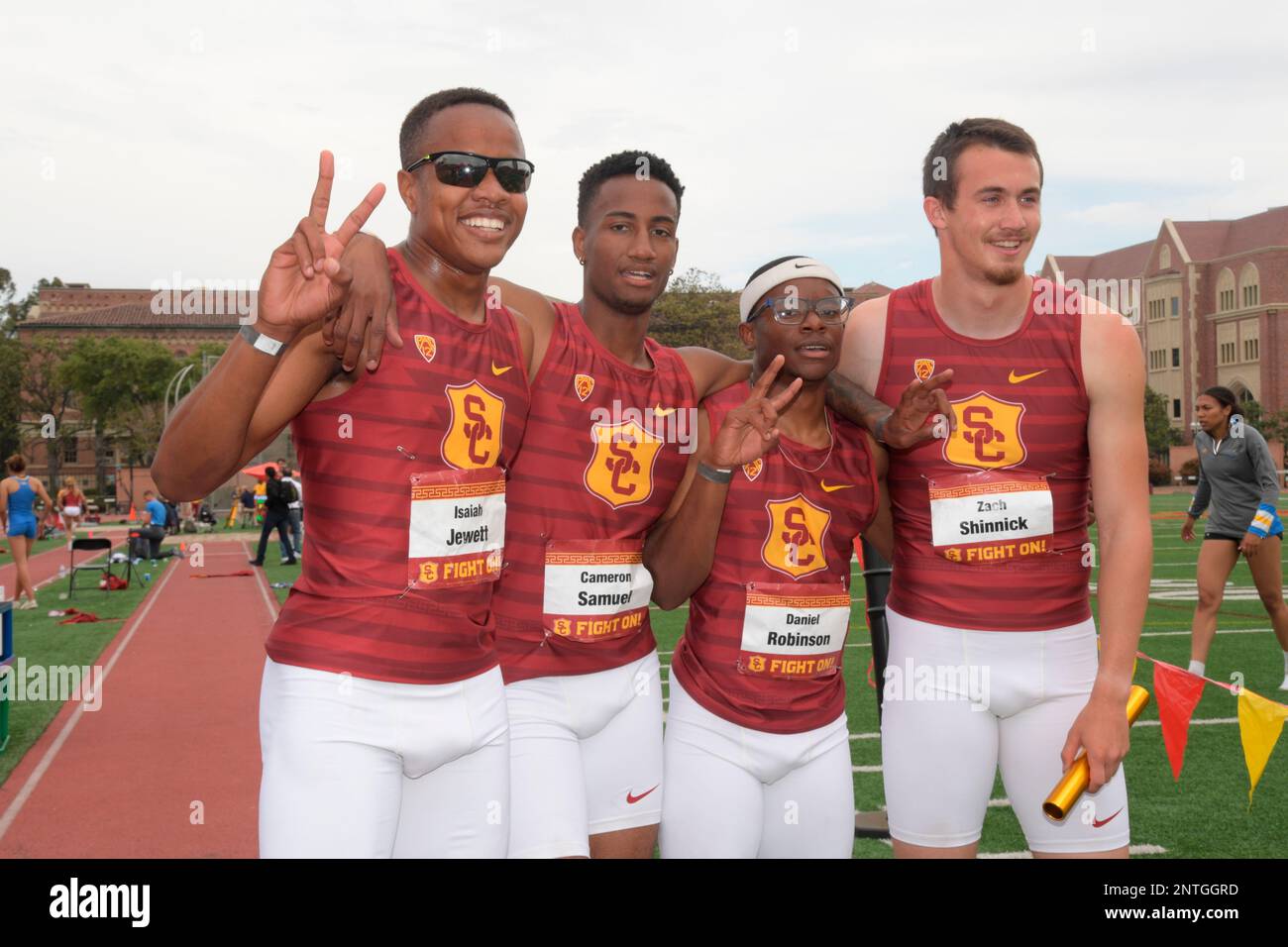 Members of the Southern California Trojans 4 x 400m relay pose after ...