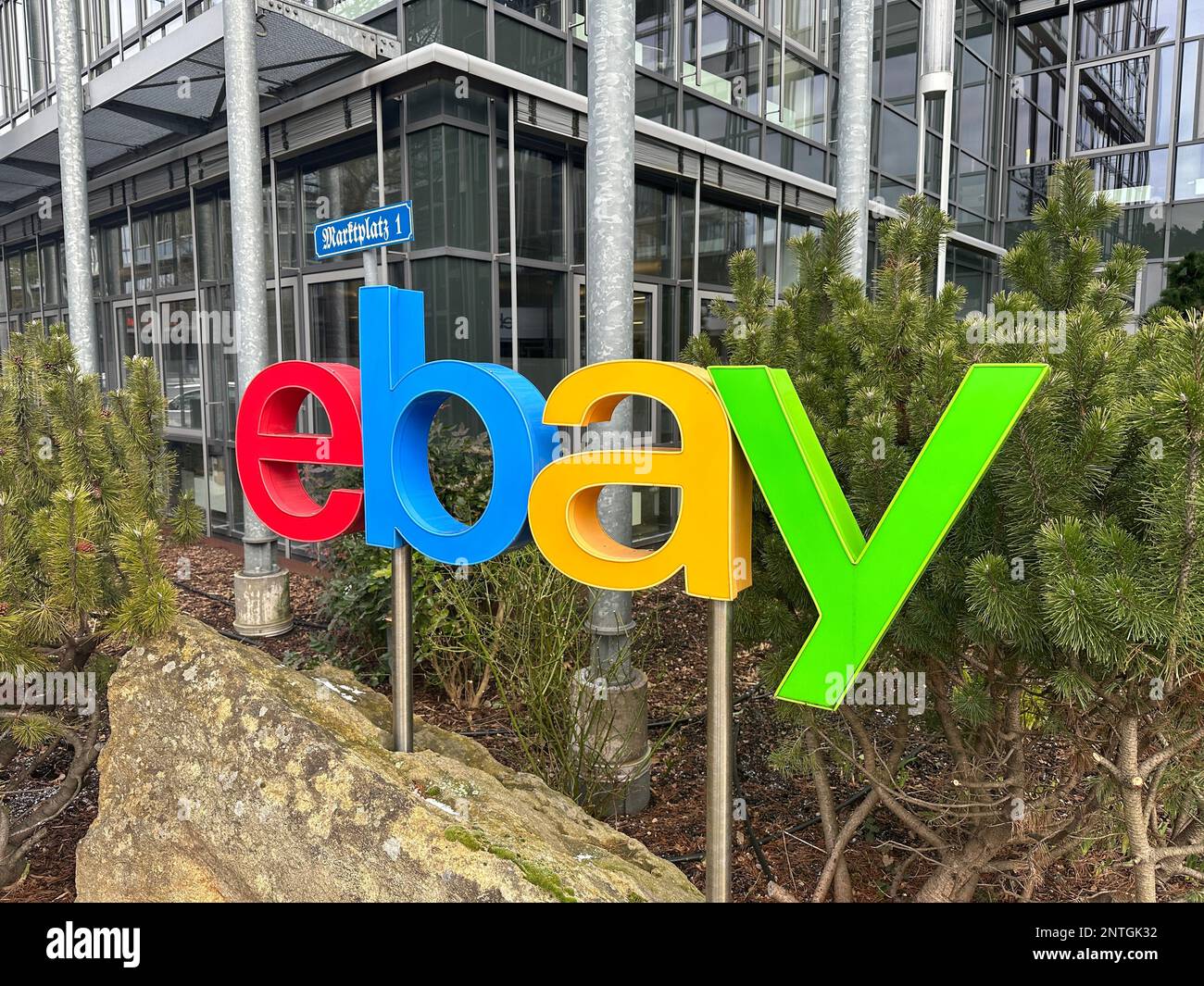 Ebay germany headquarters hi-res stock photography and images - Alamy